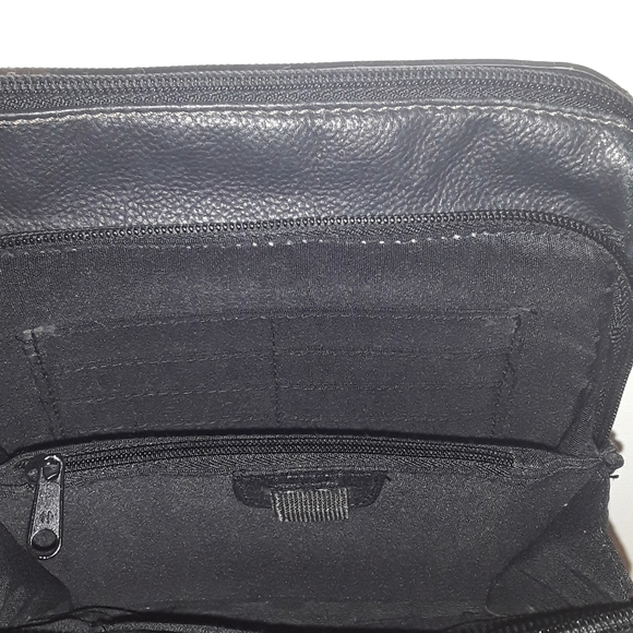 Bass | Bags | Bass Vintage Leather Crossbody Bag | Poshmark